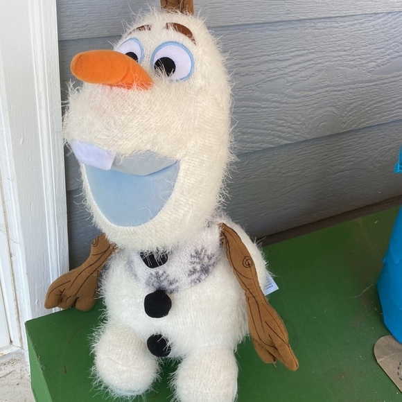 Disney | Toys | Disney Olaf Furry Rare Large Plush From London Uk ...